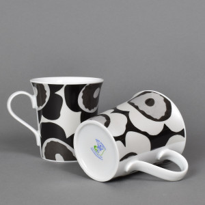 Hrnek Ema 340 ml černo-stříbrné květy 2 druhy - Ragan - velkoobchod sklem, porcelánem a dárky